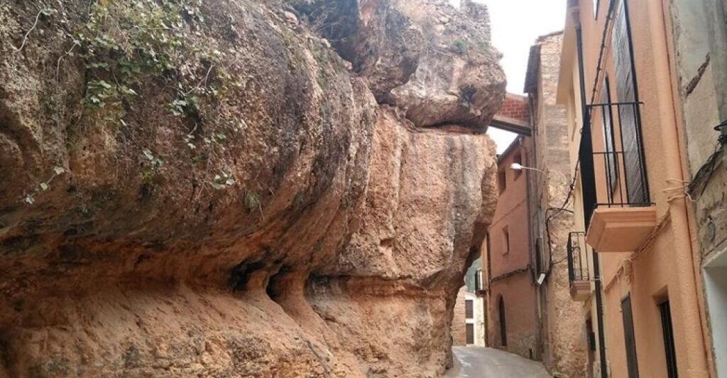 Qué ver en Margalef, España【 2025